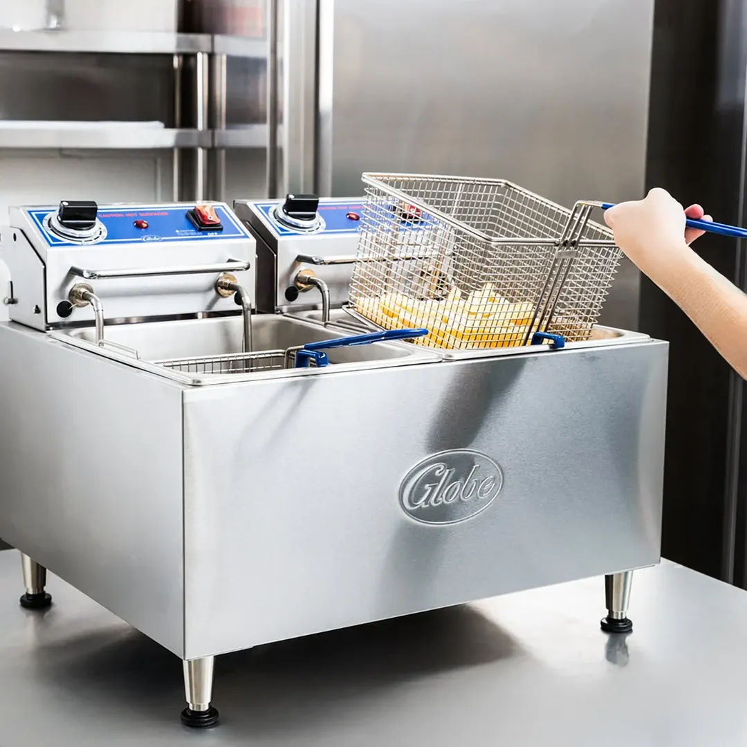 Globe PF32E Split Pot Countertop Electric Fryer - 32 Lb. Capacity